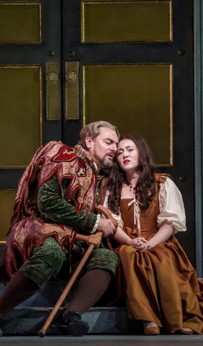 Chicago Classical Review » » Stellar cast shines as Lyric Opera opens ...