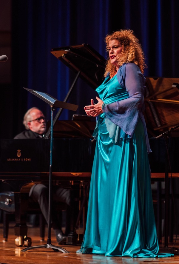 Chicago Classical Review » » DeYoung, Murphy illuminate dark songs at ...